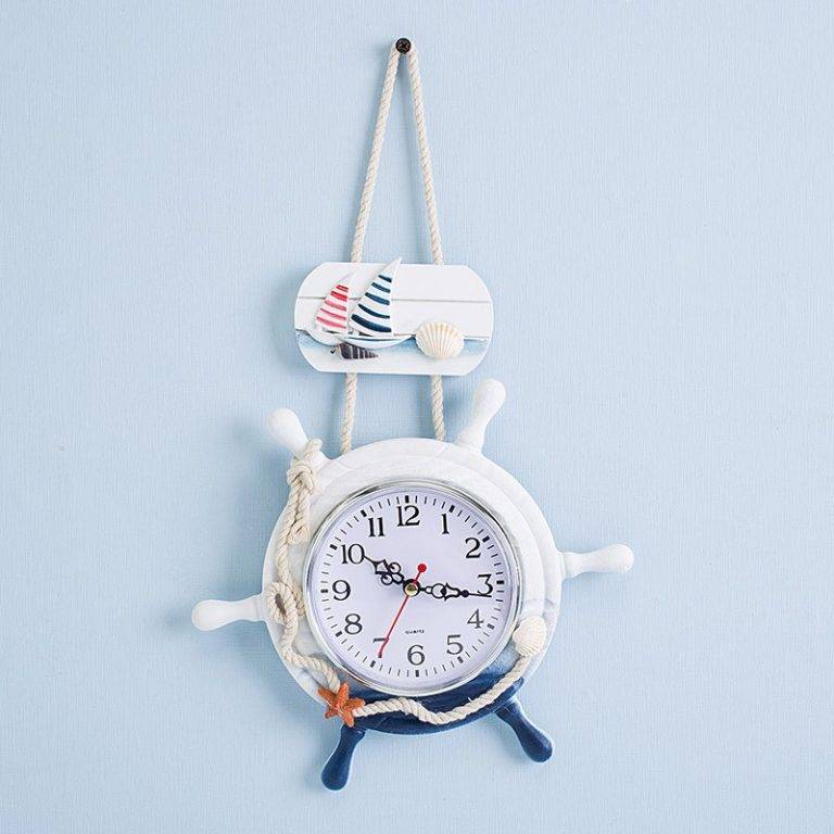 Đồng hồ gỗ treo tường hình bánh lái độc đáo